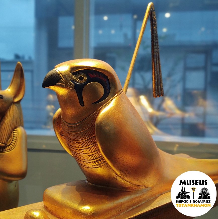 Estandarte com o deus Gemehsu – Museu Egípcio Rosacruz